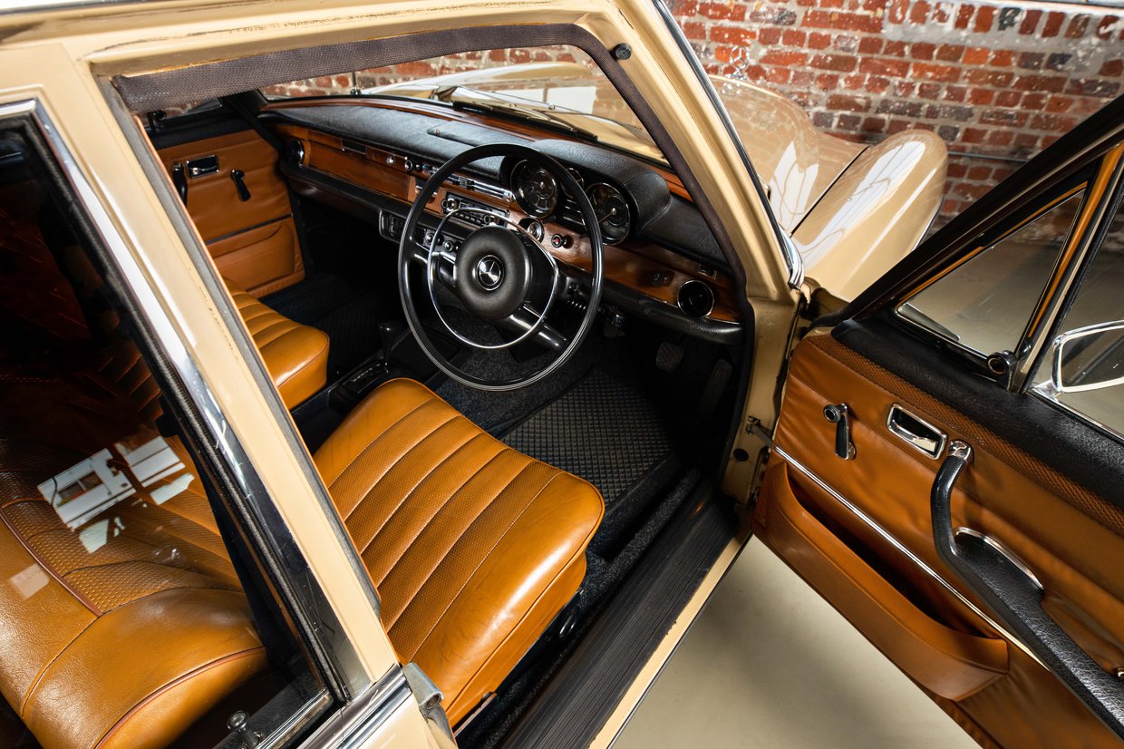 Mercedes Benz 280se W108 - Crossley & Webb